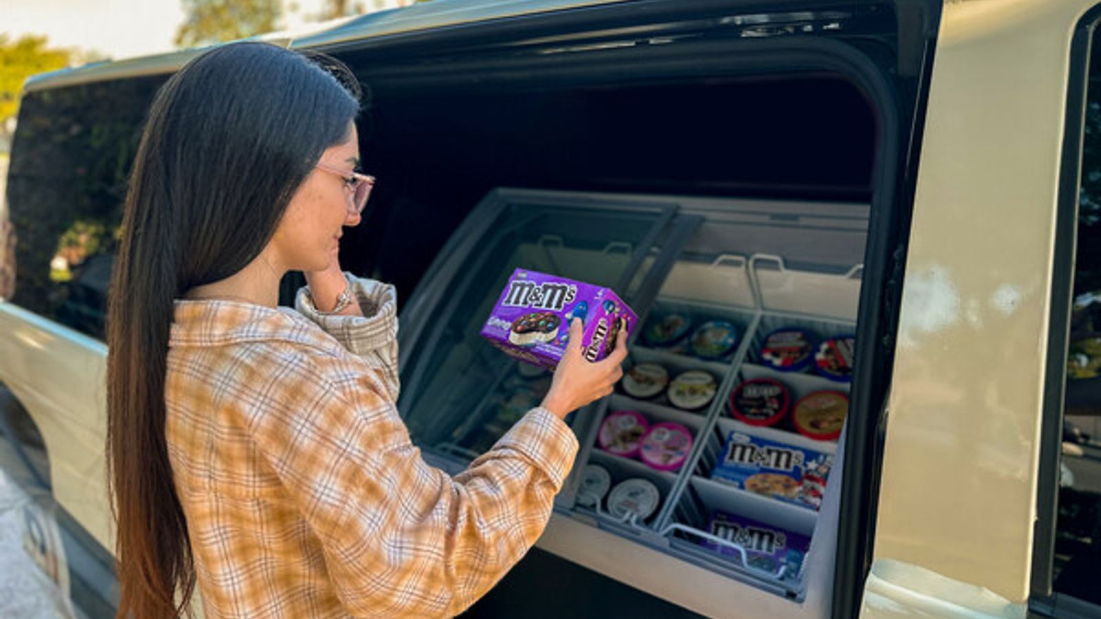 Mars launches store-hailing mobile ice cream markets